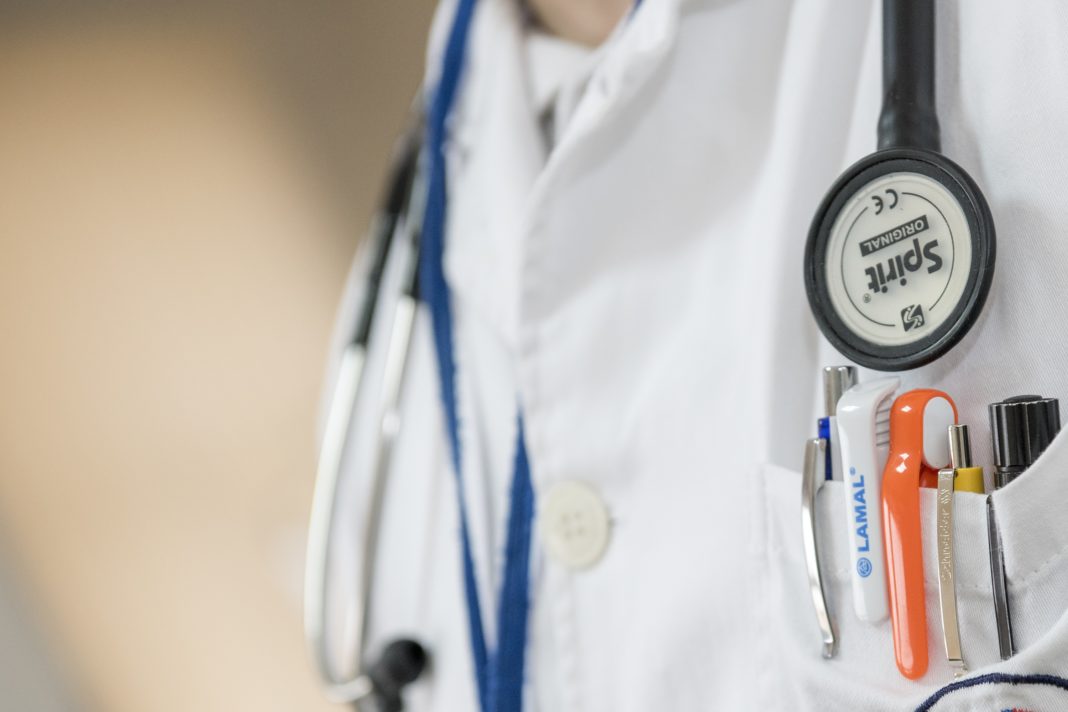 Average Doctor Salary 2018 How Much MD s Earn Hourly Gazette Review average-doctor-salary-2018-how-much-md-s-earn-hourly-gazette-review