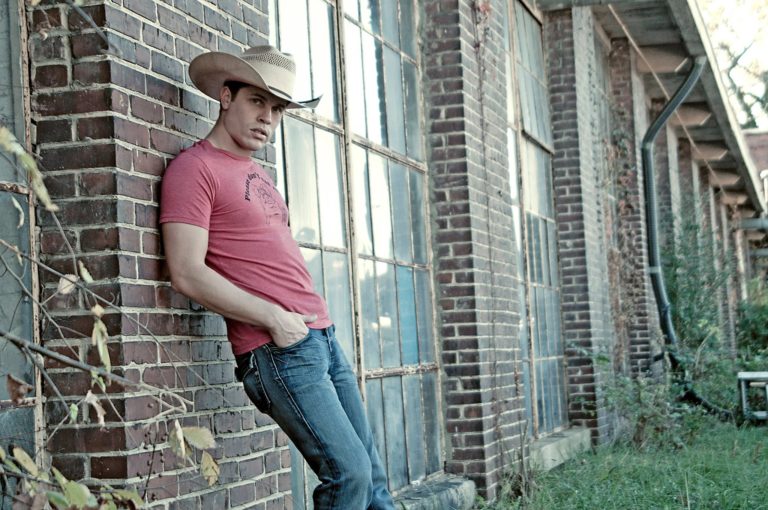 Dustin Lynch Net Worth 2018 - Gazette Review