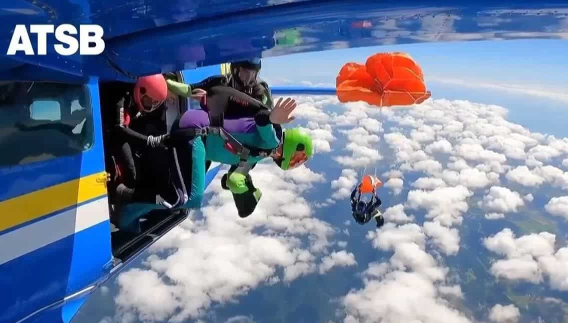 Skydiver Left Hanging 15,000 Feet Above Ground After Parachute Gets ...